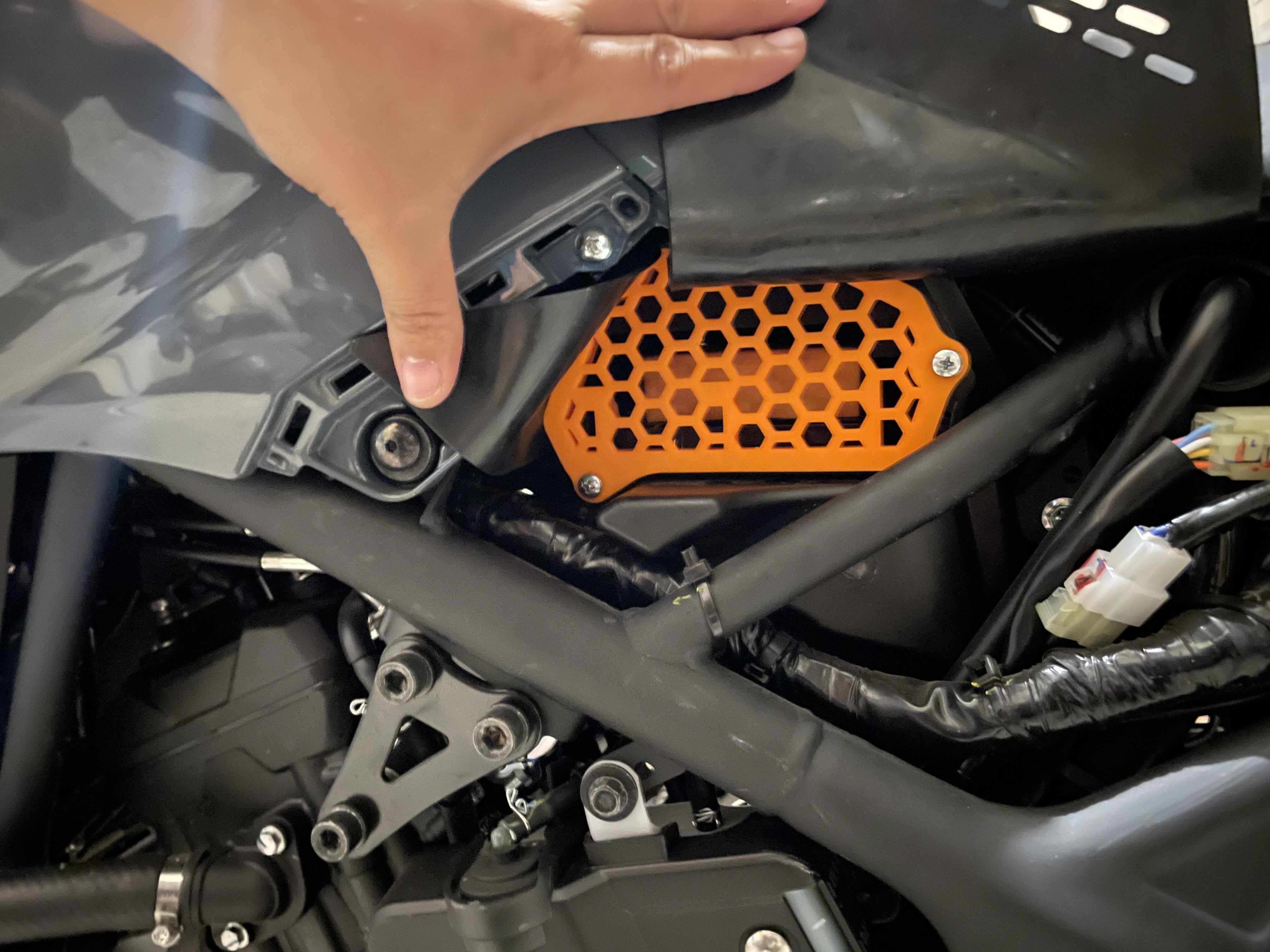Yamaha R3 or MT-03 airbox Mod cover 3D model 3D printable | CGTrader