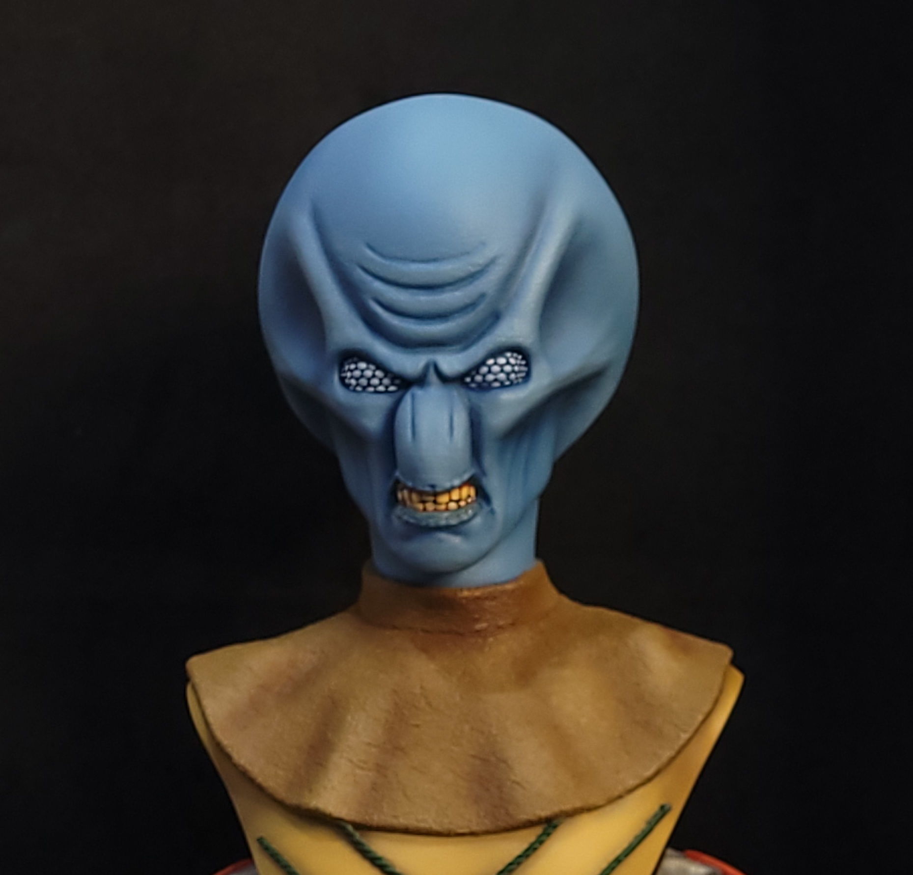 Without Warning Alien Bust Statue STL File 3D model 3D printable | CGTrader