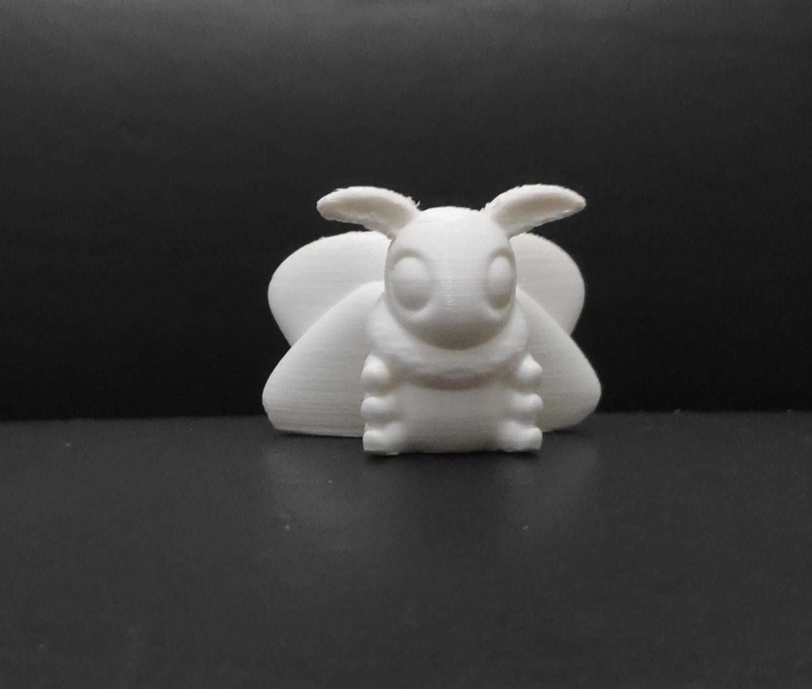Sitting Moth 3D model 3D printable | CGTrader