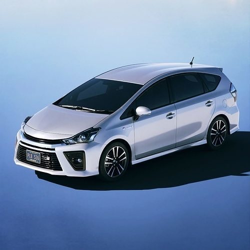 Toyota Prius Alpha GR Sport 2020 3D model | CGTrader