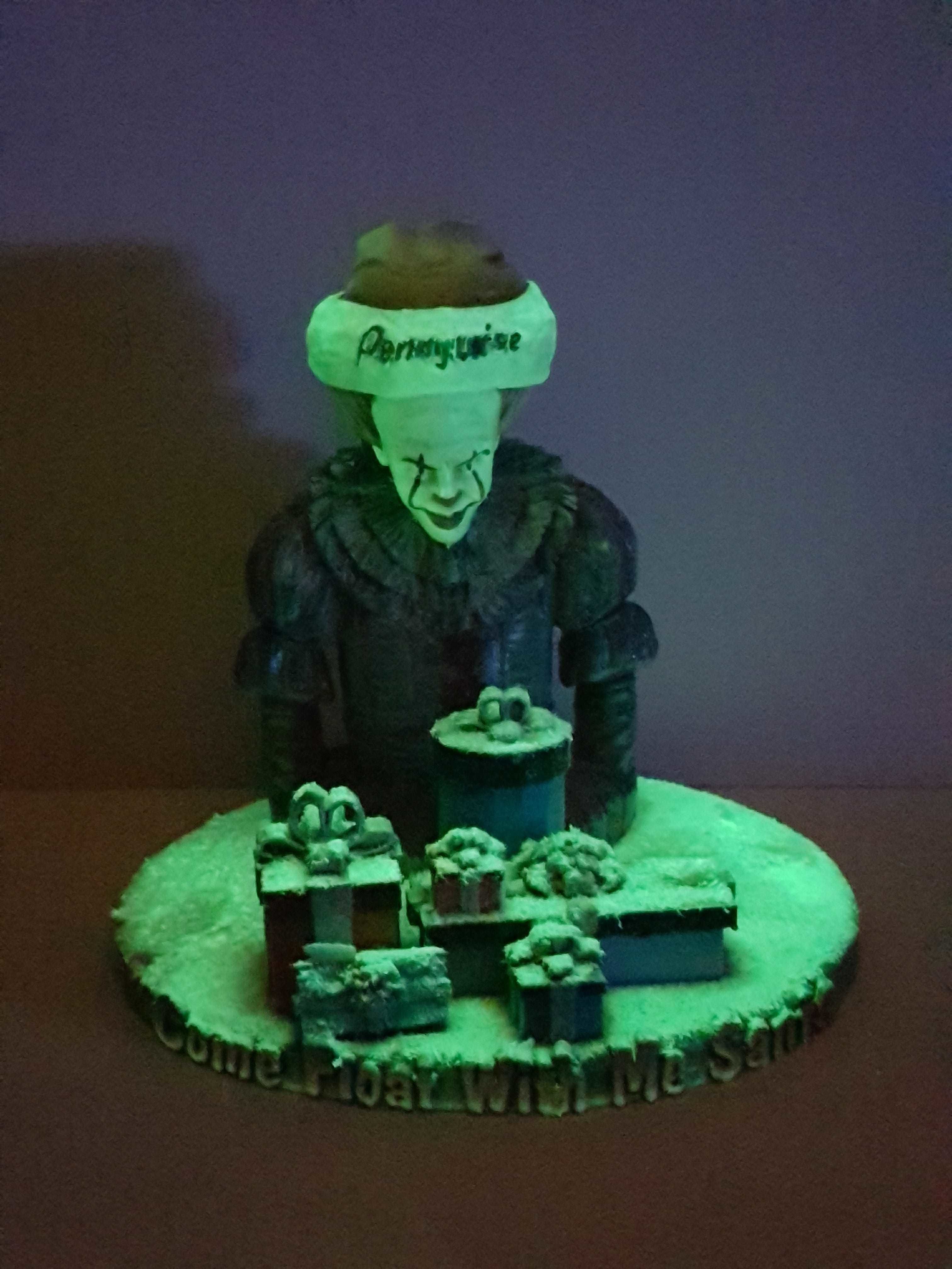 Pennywise Christmas With Presents 3D model 3D printable | CGTrader